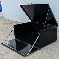 EZGO-RXV-CARGO31 EZ GO RXV HEAVY-DUTY LOCKING CARGO BOX - In Place ...